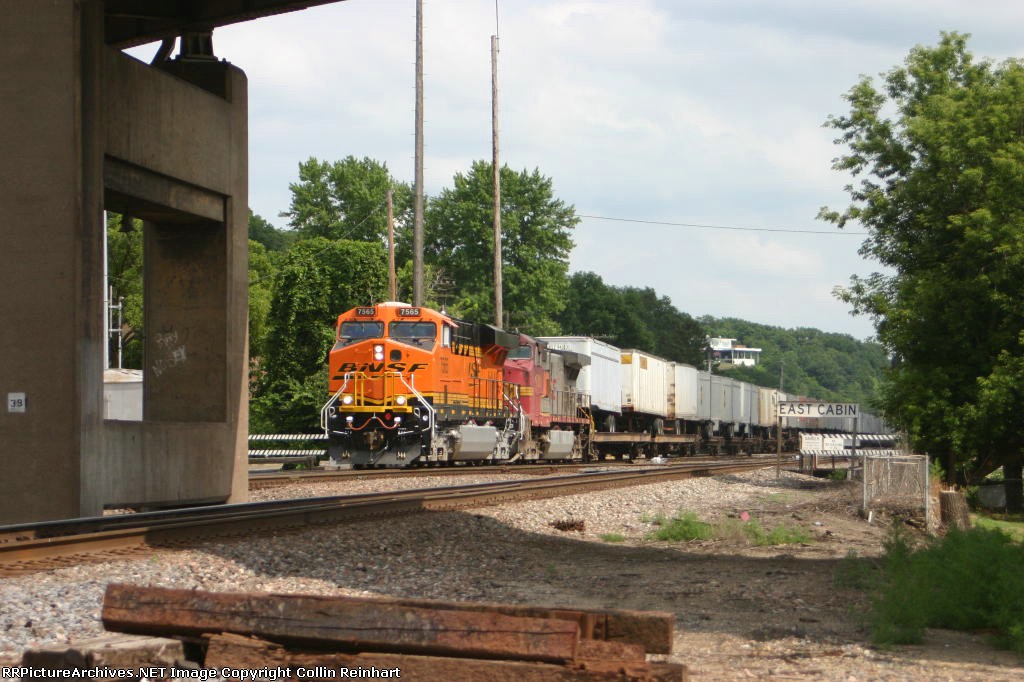 BNSF 7565